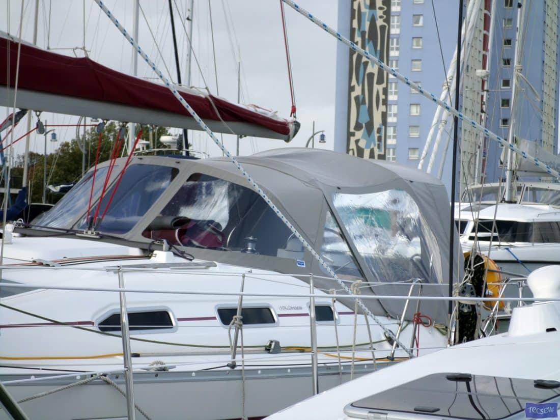 Beneteau Oceanis 393 Cockpit Enclosure to fit factory fit, 2 bar NV ...