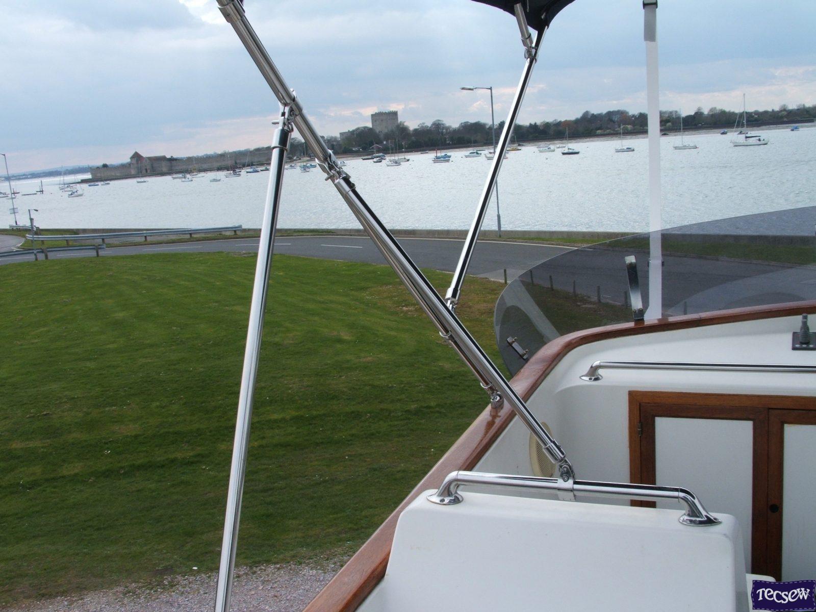 Neptune 42 Sundeck Flybridge Bimini - Tecsew