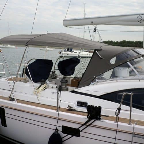 Southerly 535 with windscreen, Bimini on slide track with Sprayhood ...