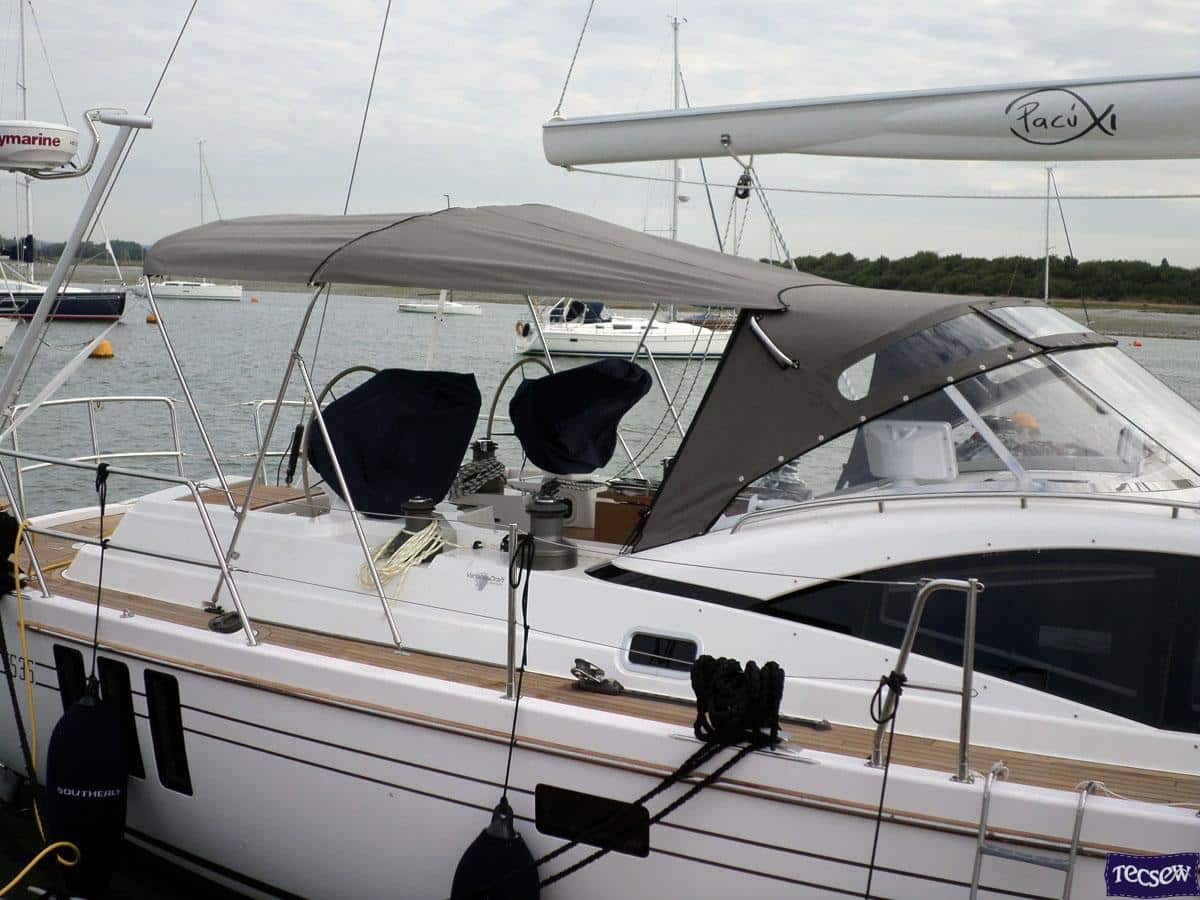 Southerly 535 with windscreen, Bimini on slide track with Sprayhood ...