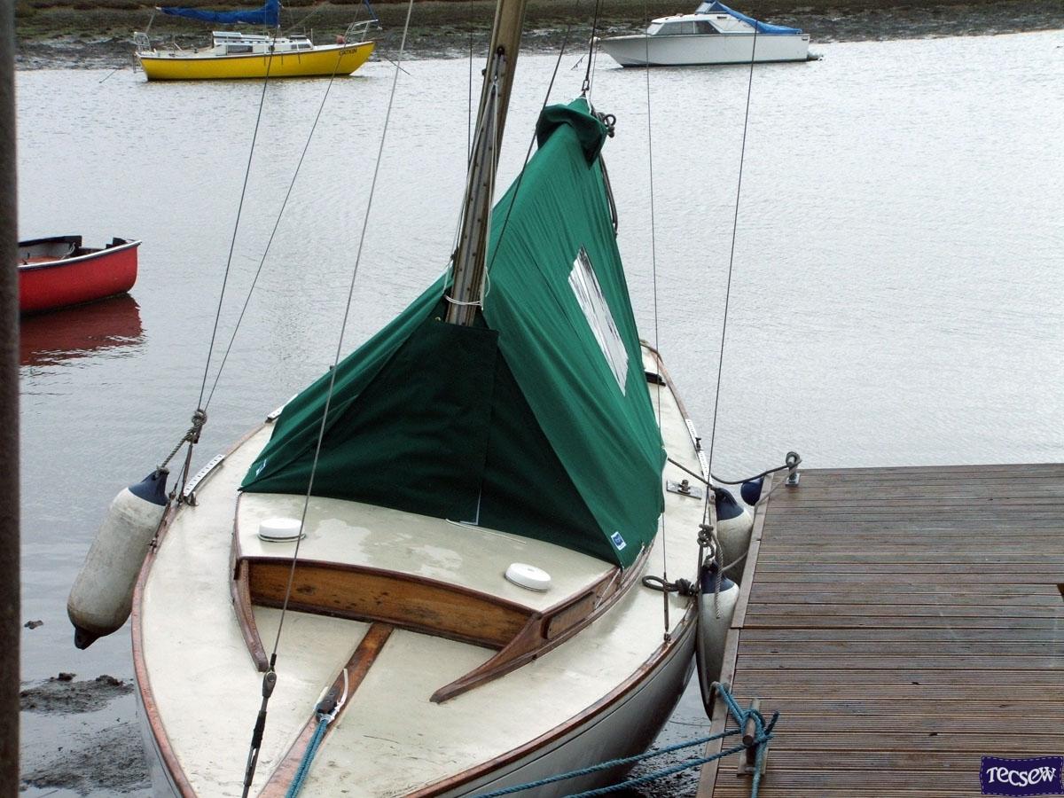 Islander 21 Fully Enclosed Boom Tent - Tecsew