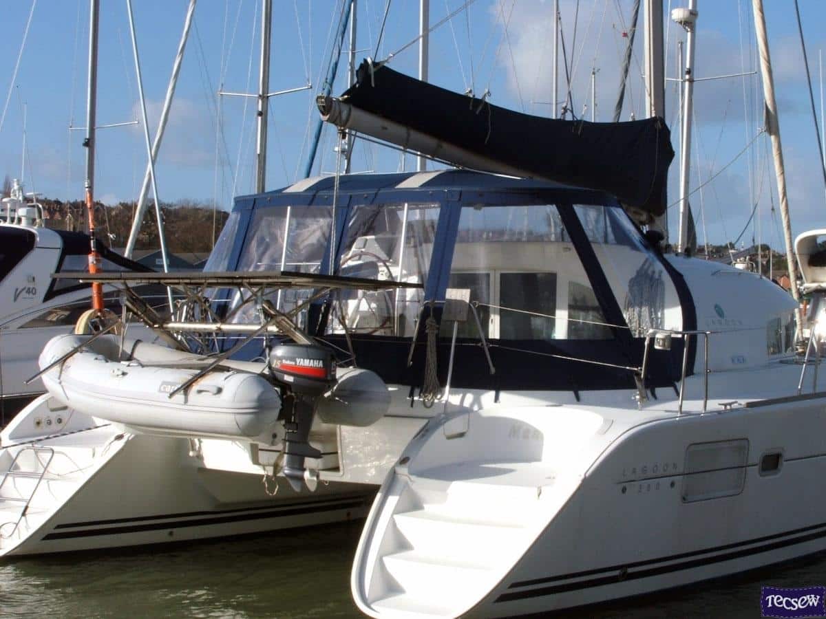 Customised Cockpit Enclosures for Catamarans - Tecsew