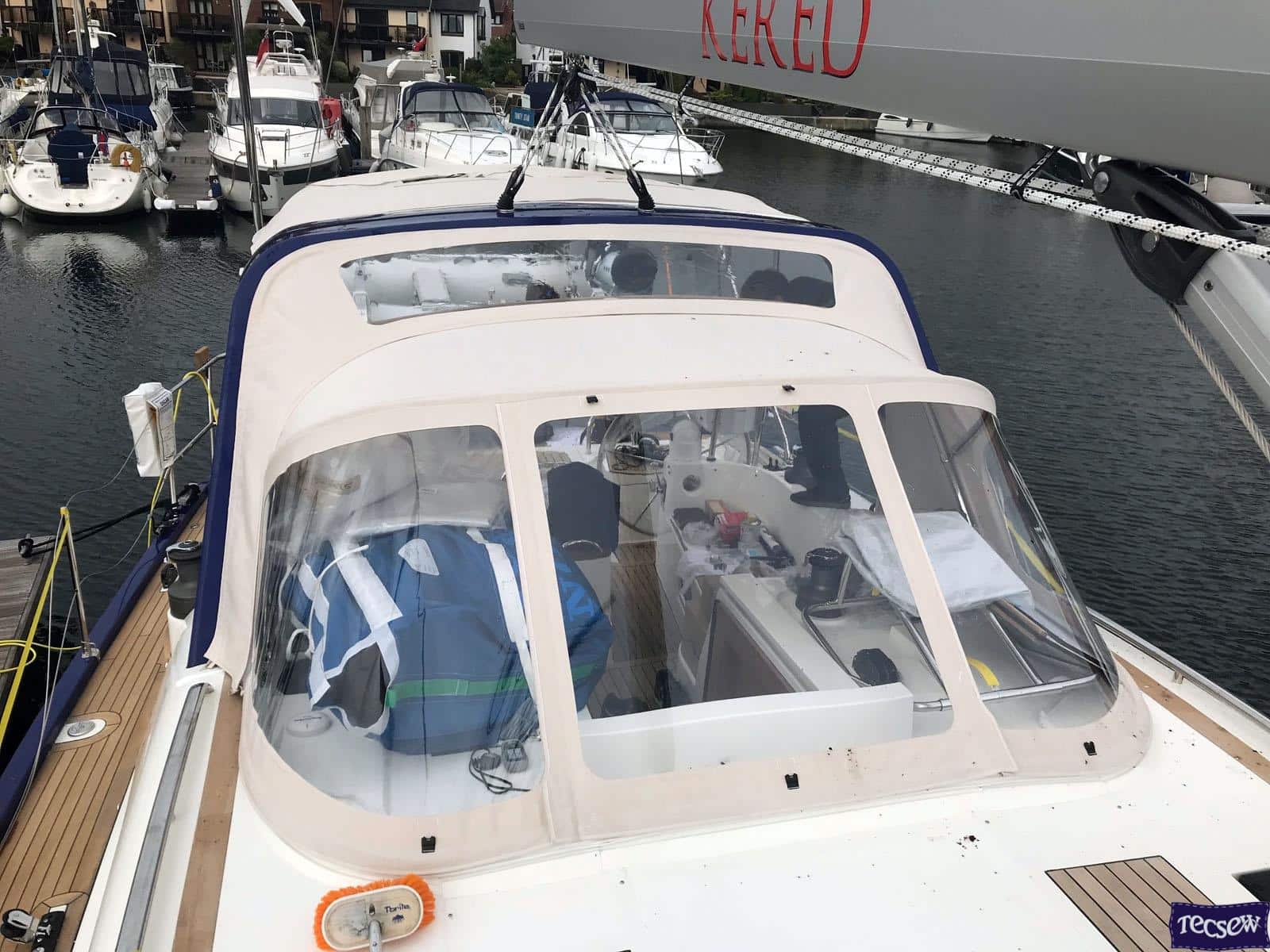 Discovery 48 Sprayhood and Arch Infill Panel, ref 8973 and 9007 - Tecsew