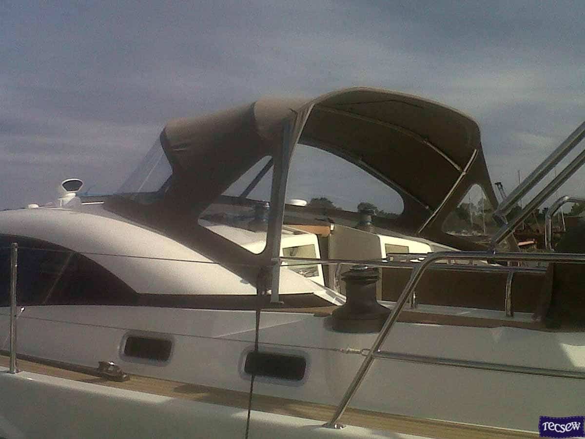 Southerly 57/06 3 bar Sprayhood - Tecsew