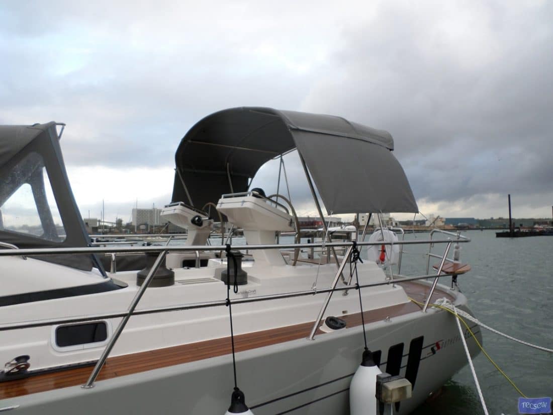 Southerly 535 3 bar Bimini with stretcher bars and welded grab bar, ref ...