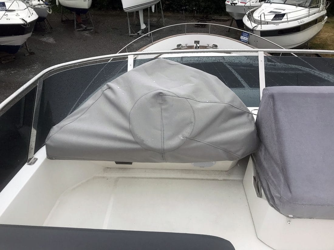 Greenline 48 Fly Helm Console Cover, ref 10165 - Tecsew