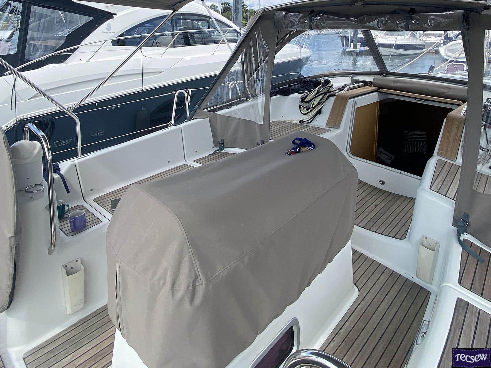 Jeanneau Sun Odyssey 42DS 2010 Model Onwards, Cockpit Table Cover, ref ...
